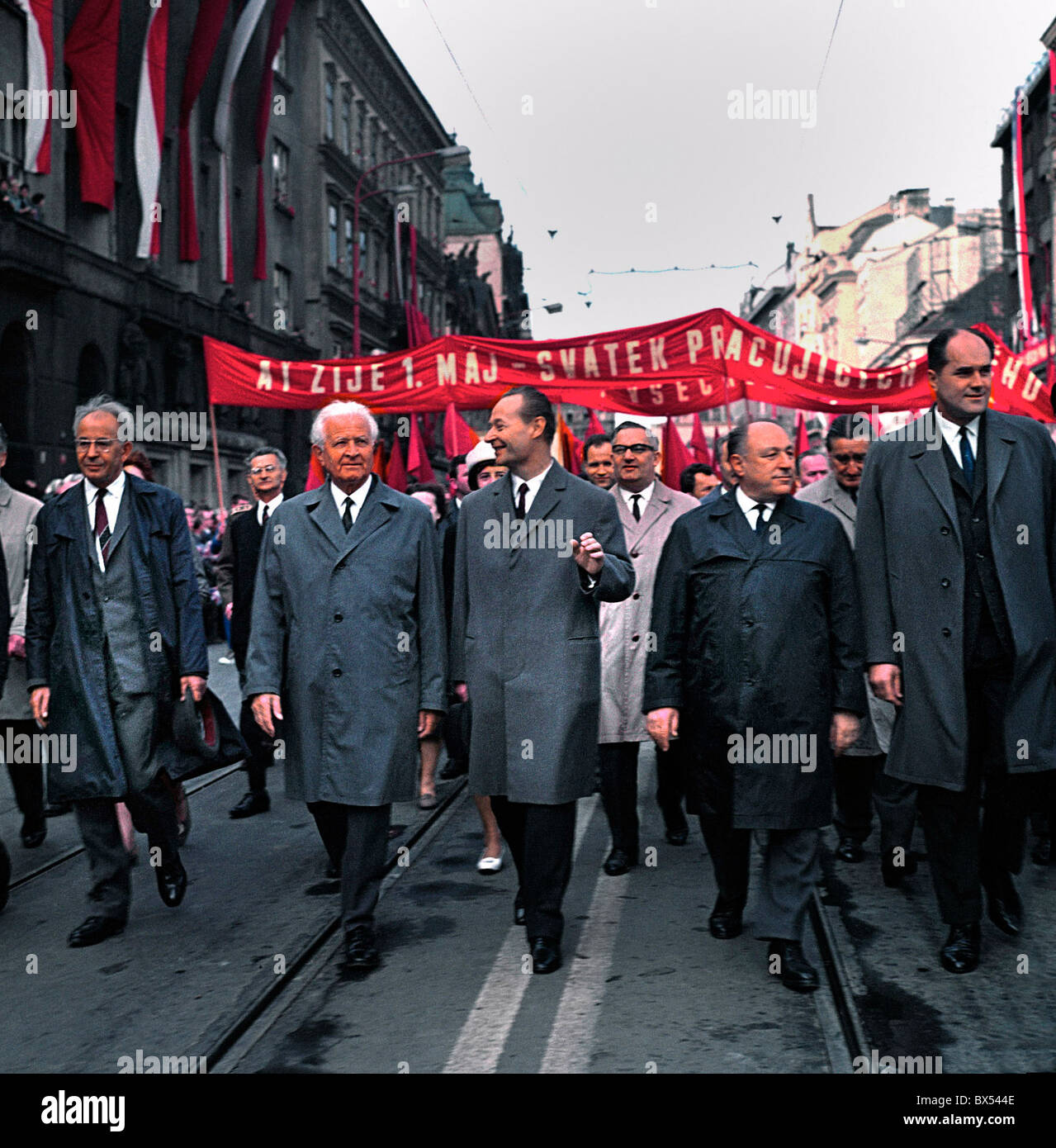 Vizepremier gustav husak -Fotos und -Bildmaterial in hoher Auflösung ...