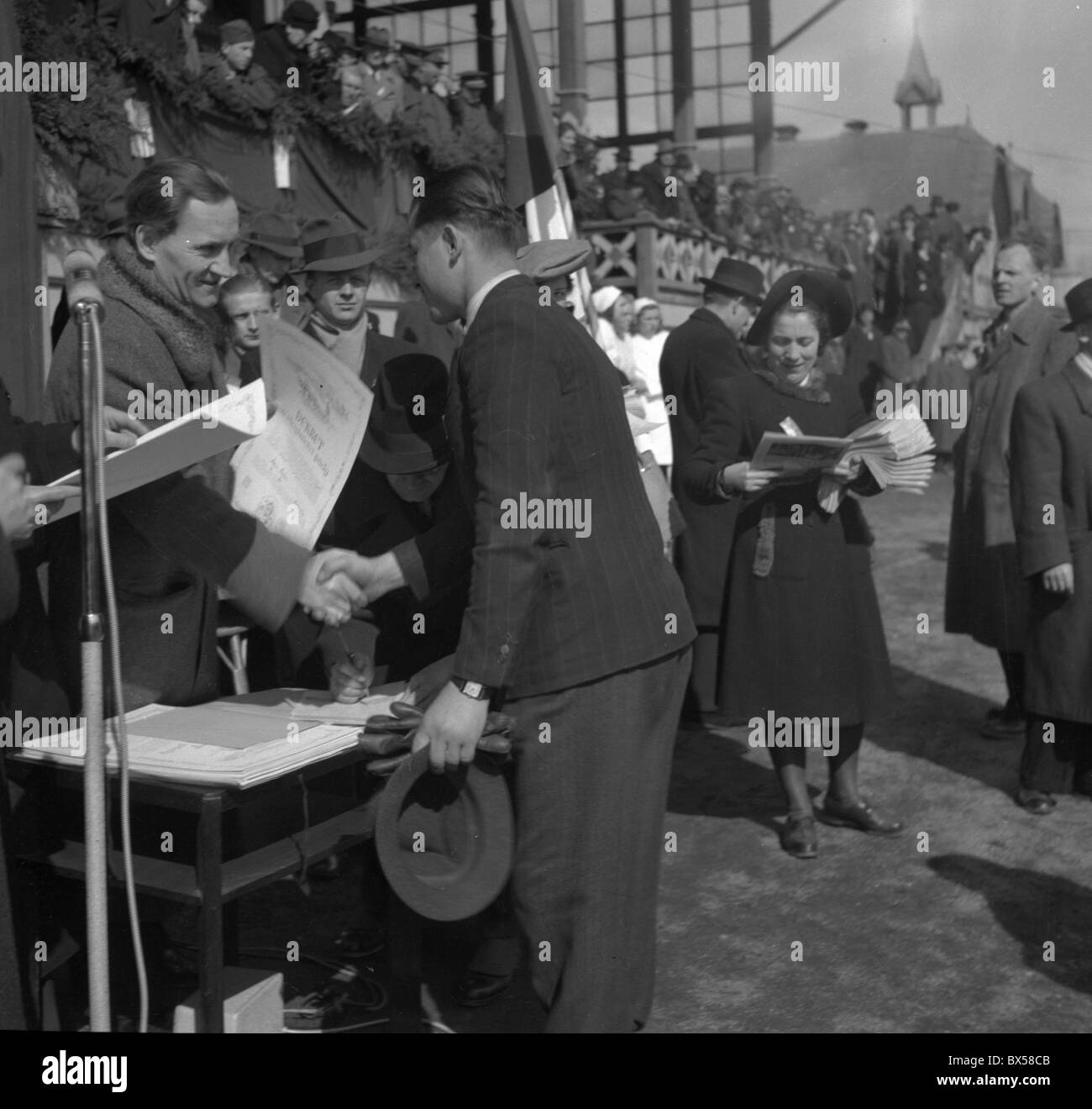 Sogenannte benes dekrete -Fotos und -Bildmaterial in hoher Auflösung ...