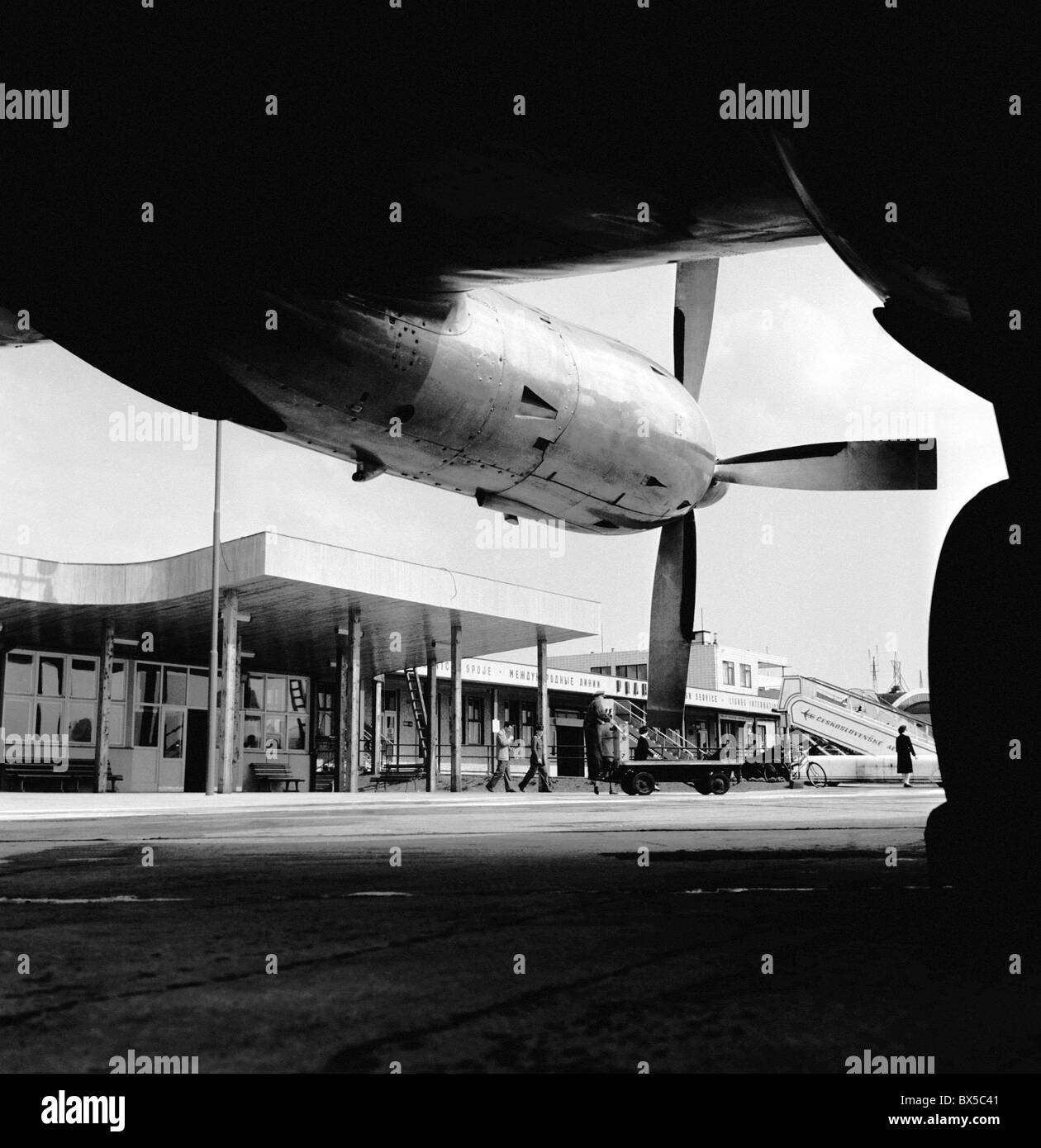 Ilyushin il 18 -Fotos und -Bildmaterial in hoher Auflösung – Alamy