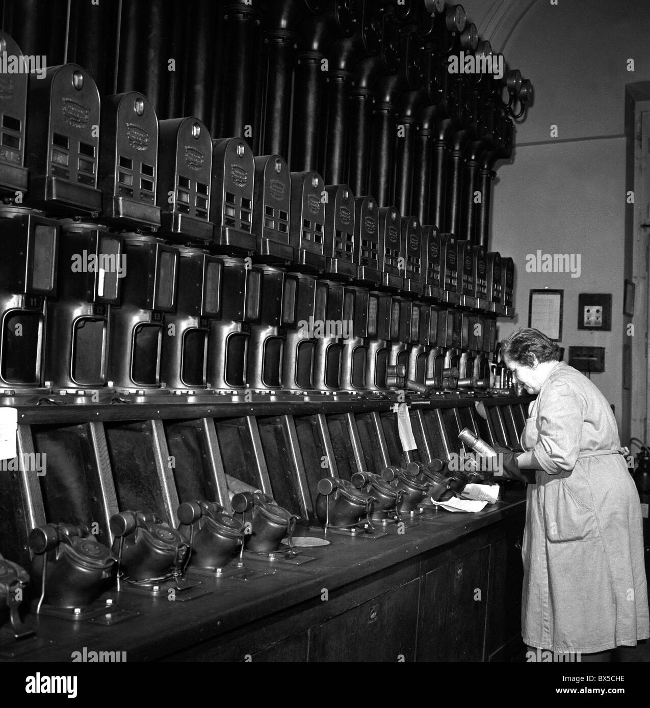 Rohrpost Transport, Post, Post Stockfotografie - Alamy
