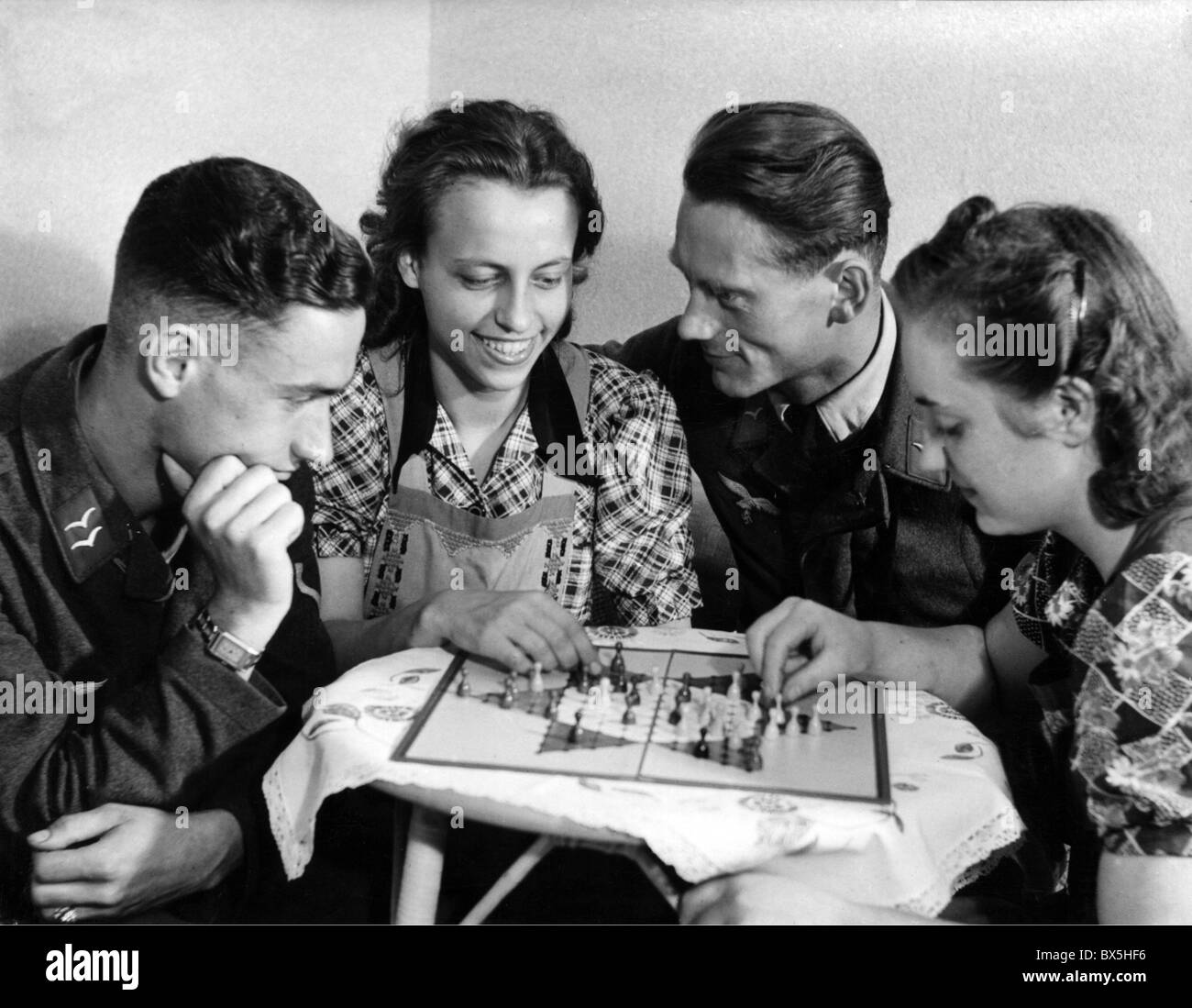 Two German Soldiers Stockfotos und -bilder Kaufen - Alamy
