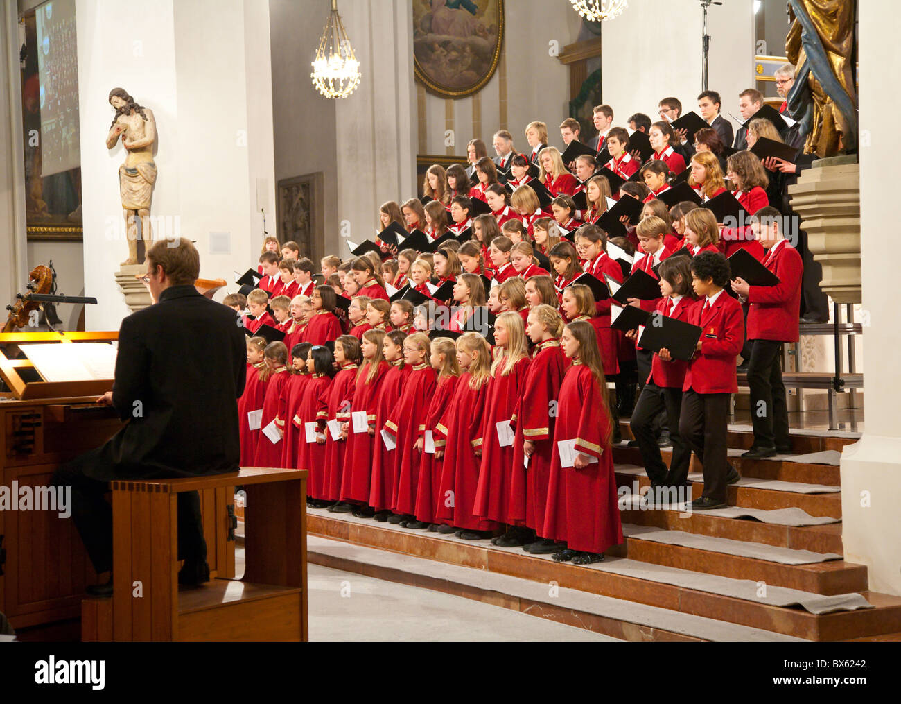 Choir church -Fotos und -Bildmaterial in hoher Auflösung – Alamy
