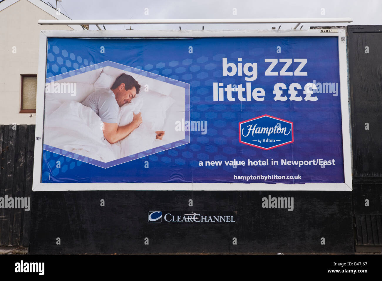Billboard billboards clearchannel -Fotos und -Bildmaterial in hoher ...