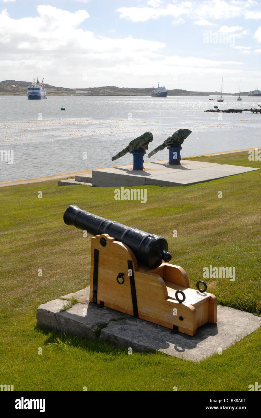 Schiffe kanonen -Fotos und -Bildmaterial in hoher Auflösung – Alamy