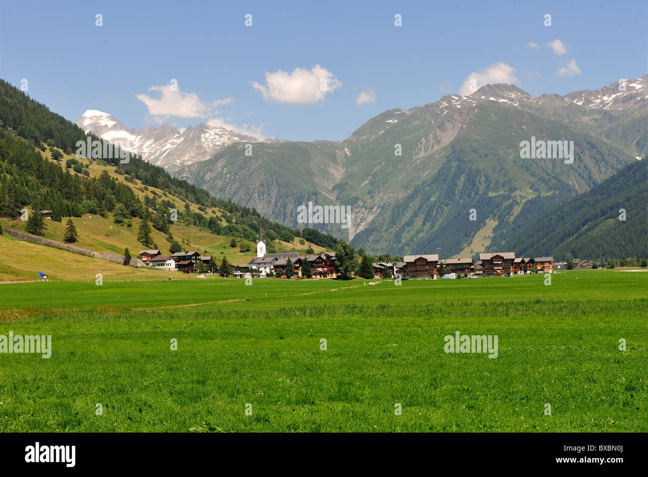 Typische alpine Dorf Ulrichen im Oberwallis, Kanton Wallis, Schweiz ...