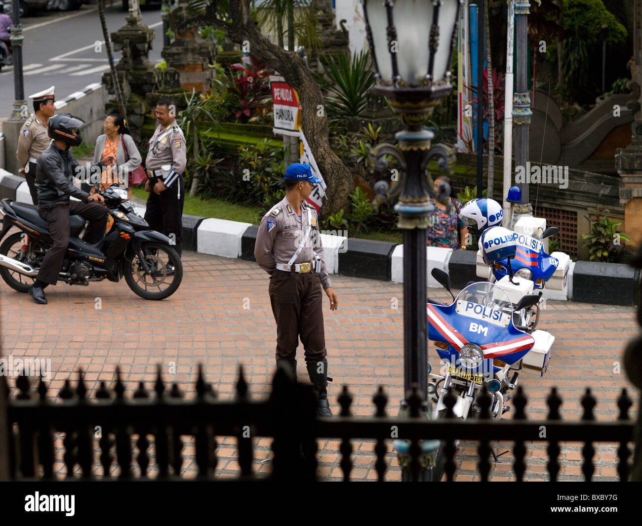 Bali police -Fotos und -Bildmaterial in hoher Auflösung – Alamy