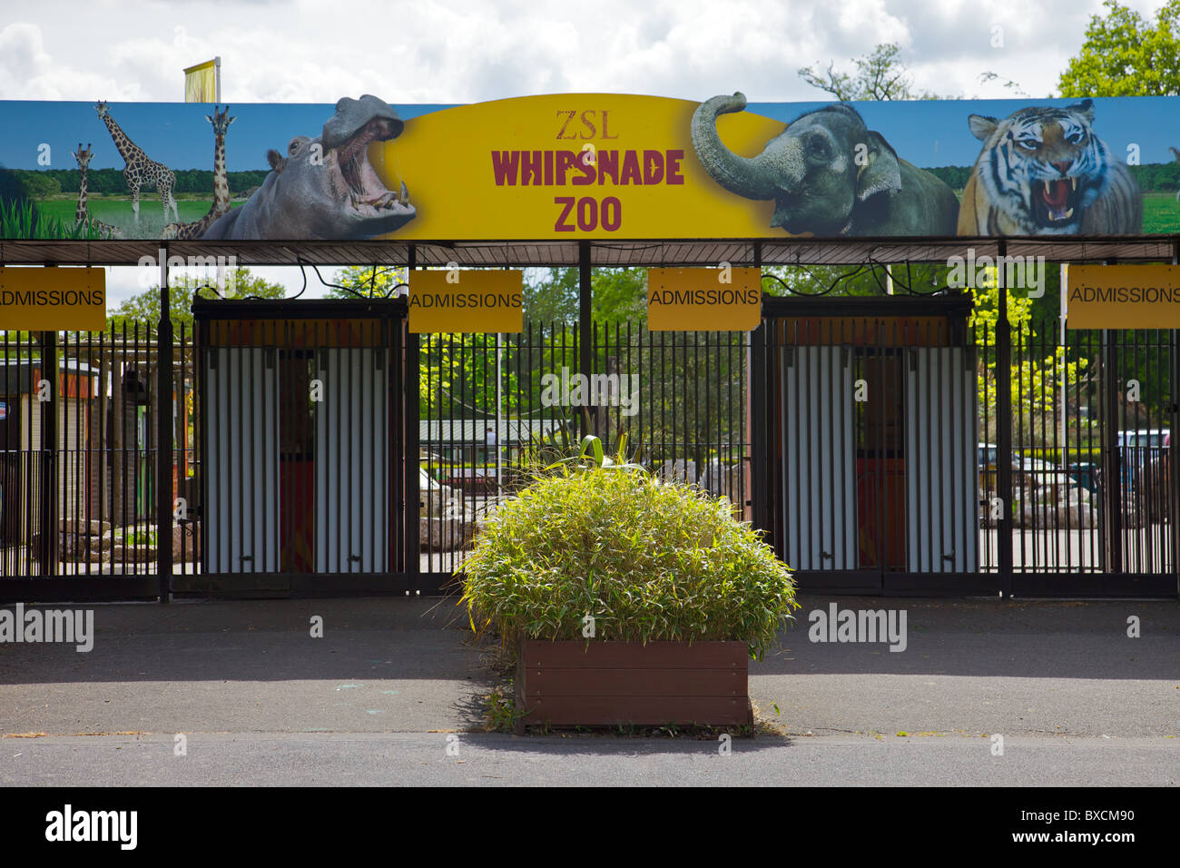 Zoo gates -Fotos und -Bildmaterial in hoher Auflösung – Alamy