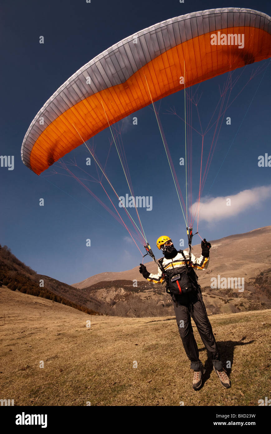 Paragliding Vom Berg Stockfotos und -bilder Kaufen - Alamy