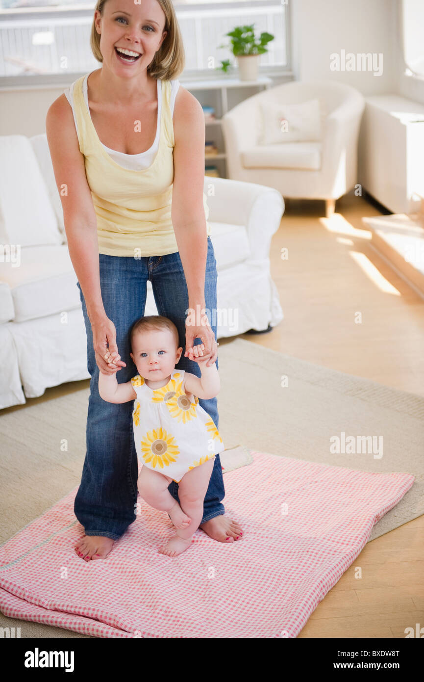 Erste gehversuche -Fotos und -Bildmaterial in hoher Auflösung – Alamy