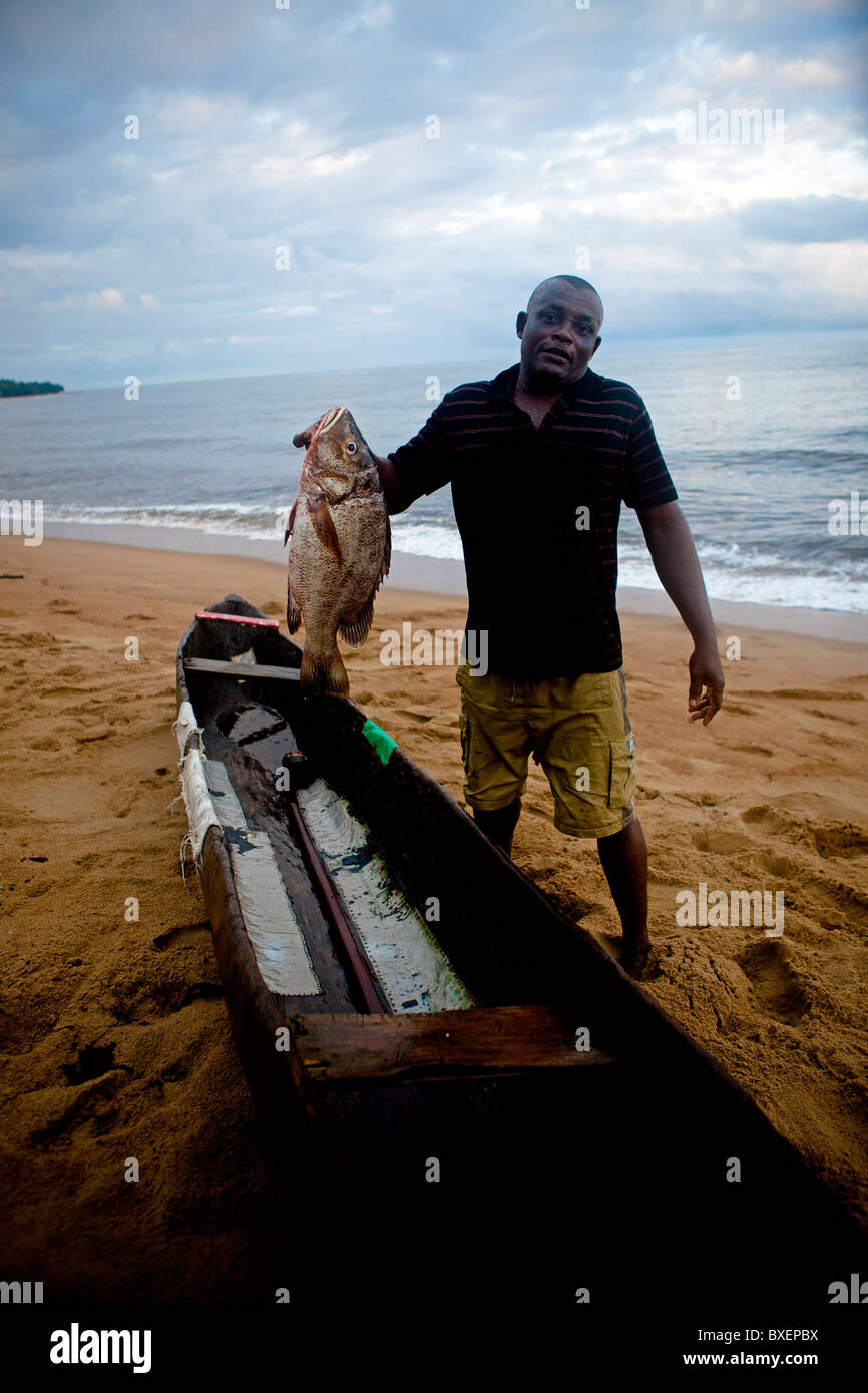 Kribi cameroon beach -Fotos und -Bildmaterial in hoher Auflösung – Alamy
