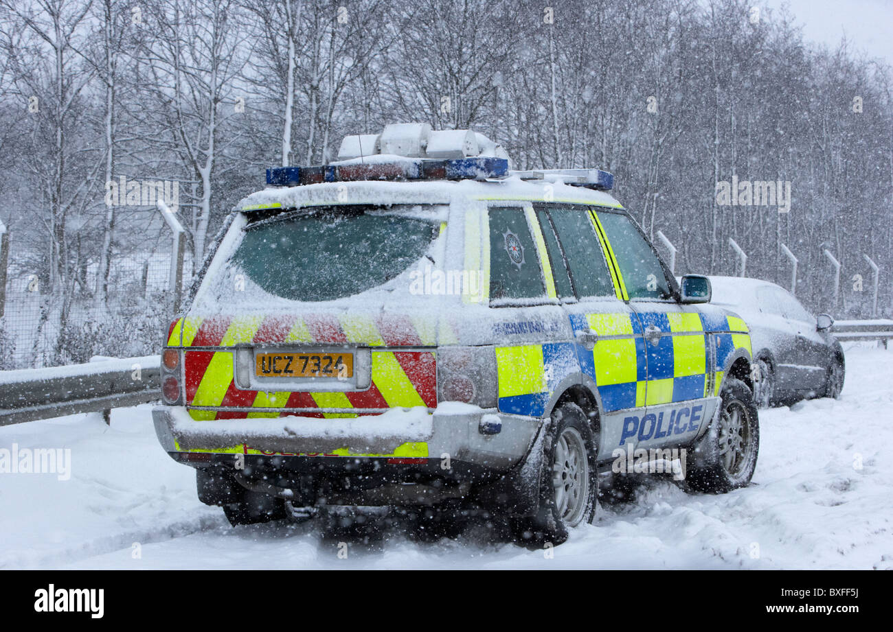 Polizei reichweite rover 4x4 -Fotos und -Bildmaterial in hoher ...