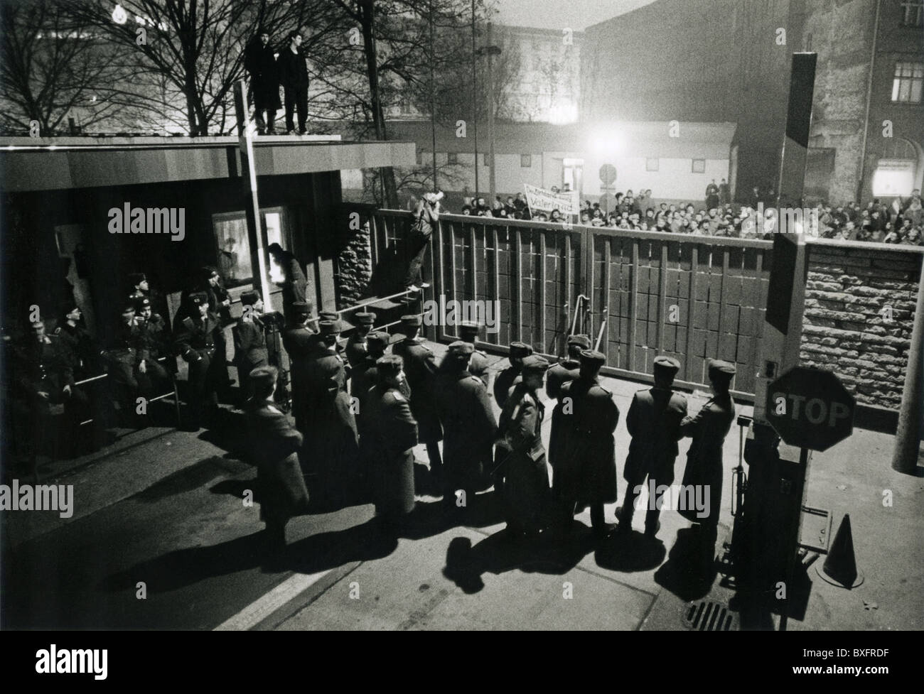 Leipzig 1989 demonstration -Fotos und -Bildmaterial in hoher Auflösung ...