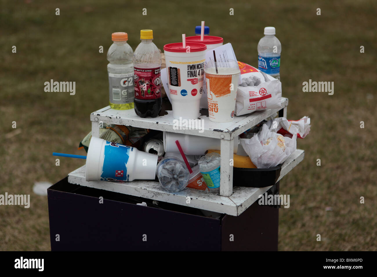 Fast Food Litter Stockfotos und -bilder Kaufen - Alamy