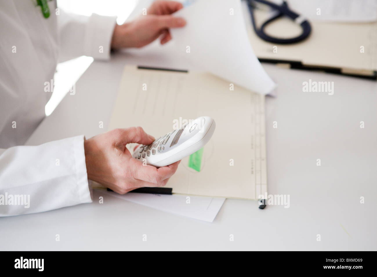 Den arzt anrufen -Fotos und -Bildmaterial in hoher Auflösung – Alamy