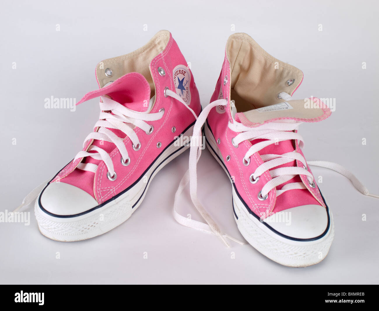 Rosa high top sneakers -Fotos und -Bildmaterial in hoher Auflösung – Alamy