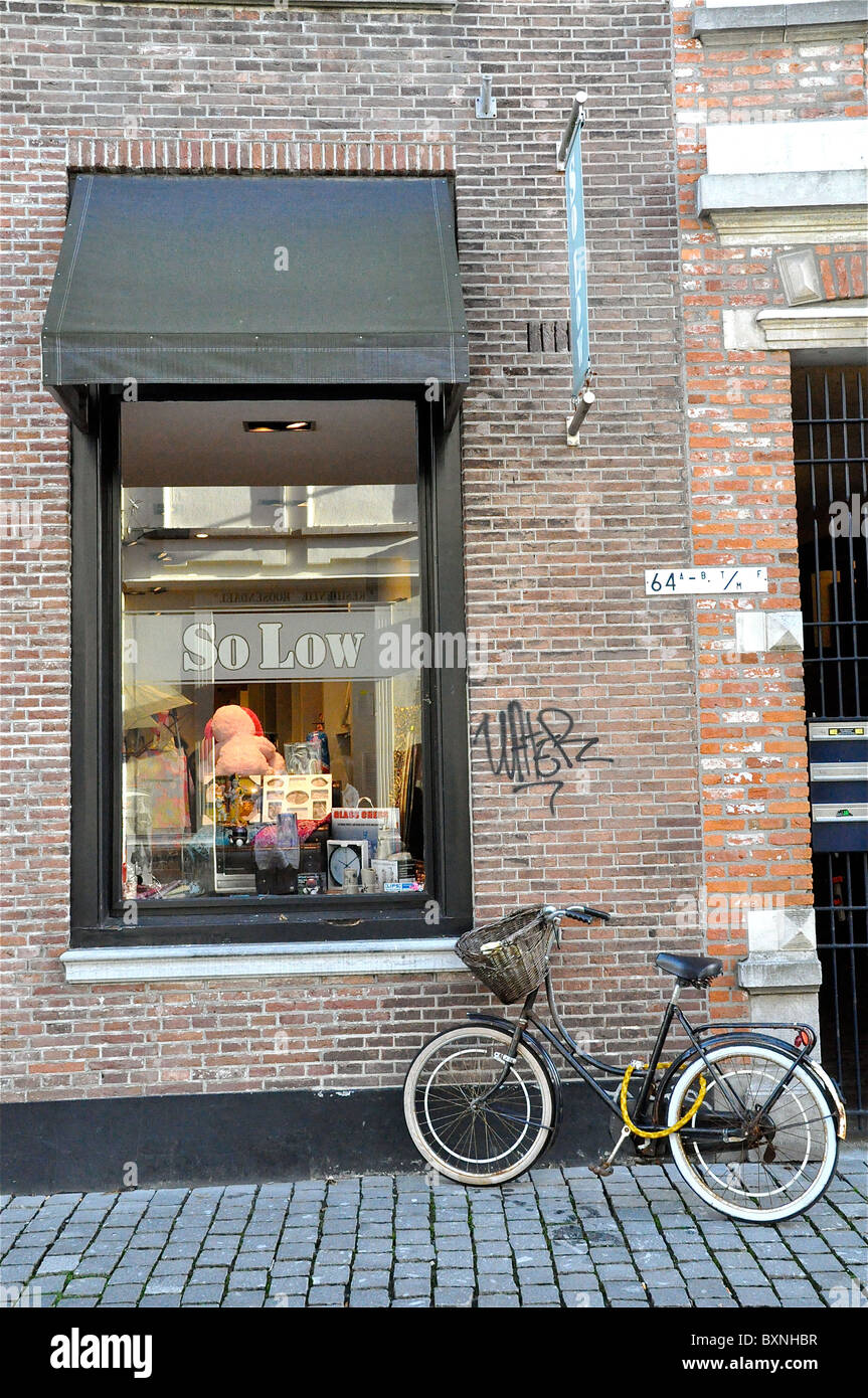Amsterdam shop window -Fotos und -Bildmaterial in hoher Auflösung – Alamy