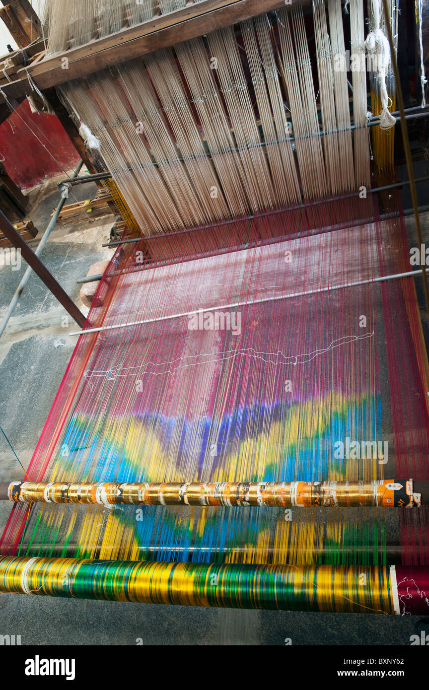 Silk weaving india indian -Fotos und -Bildmaterial in hoher Auflösung – Alamy