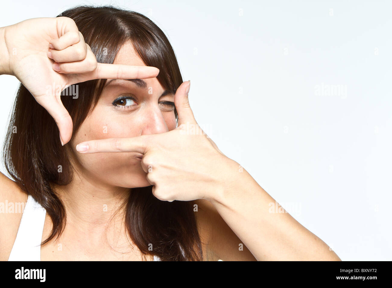 Frau mit Frame-Schild Stockfotografie - Alamy