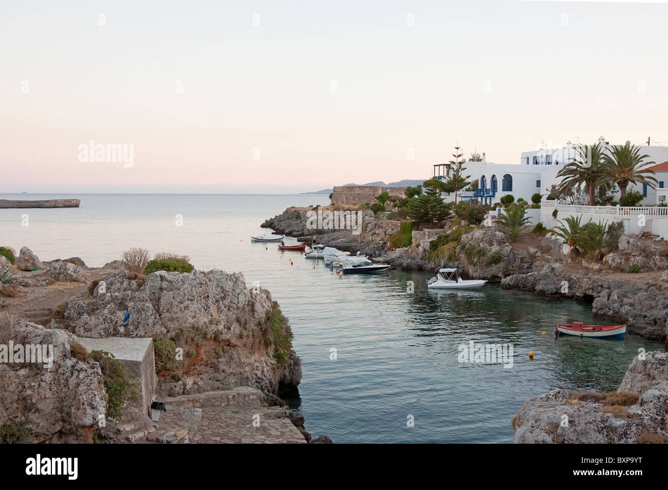 Kythira port -Fotos und -Bildmaterial in hoher Auflösung – Alamy
