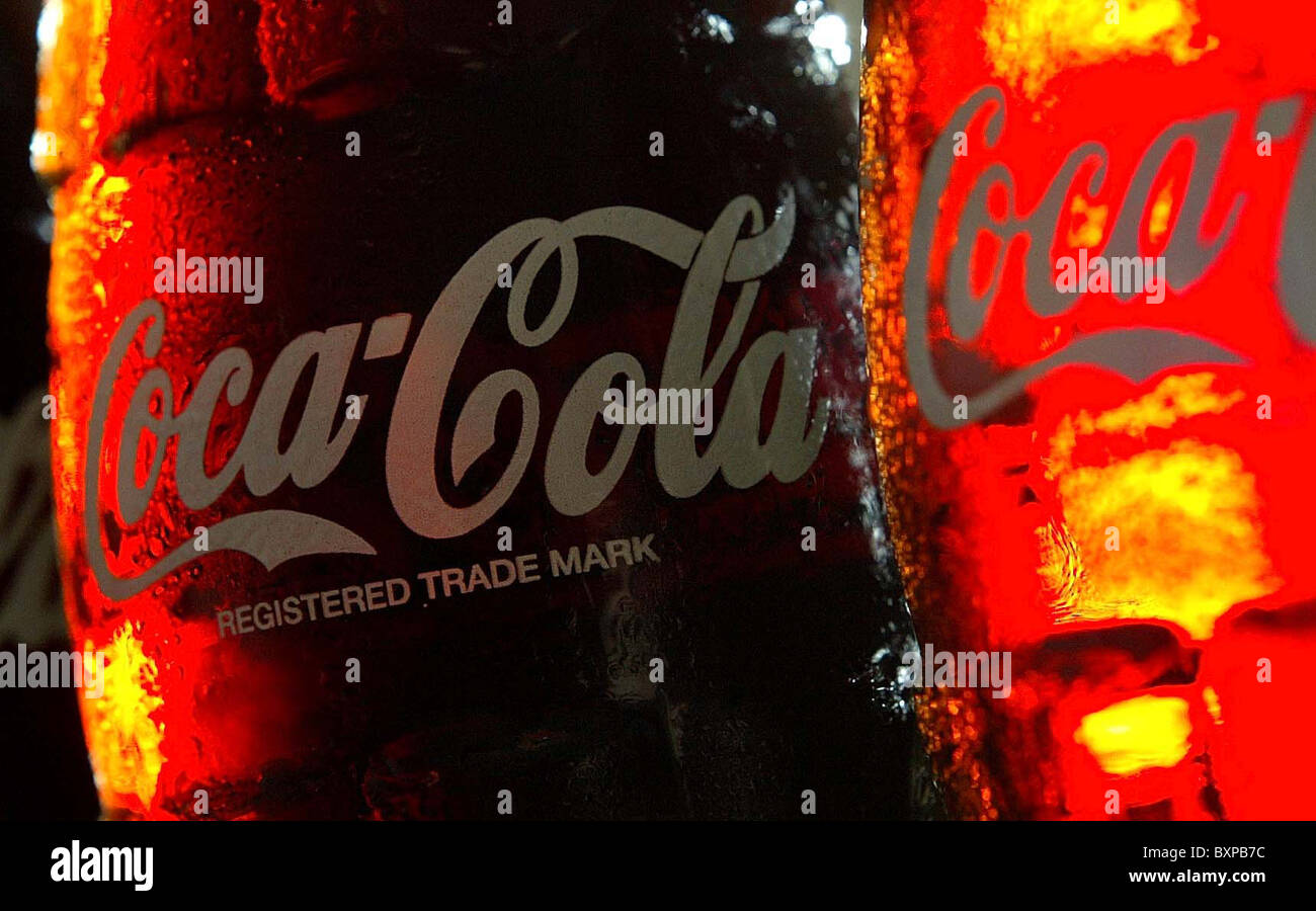 Cola drink pop -Fotos und -Bildmaterial in hoher Auflösung – Alamy