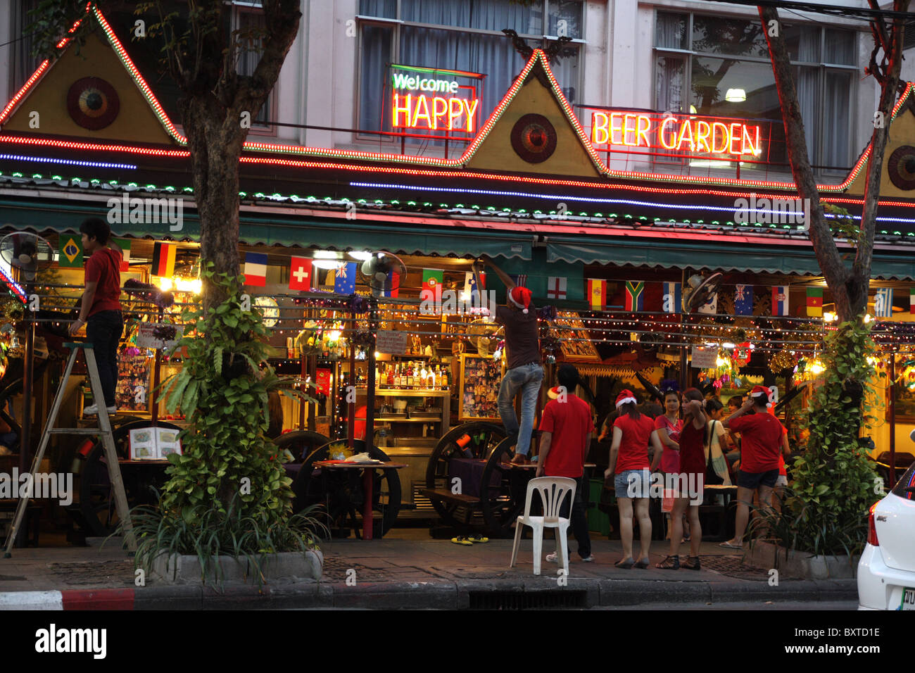 Bangkok street bar -Fotos und -Bildmaterial in hoher Auflösung – Alamy