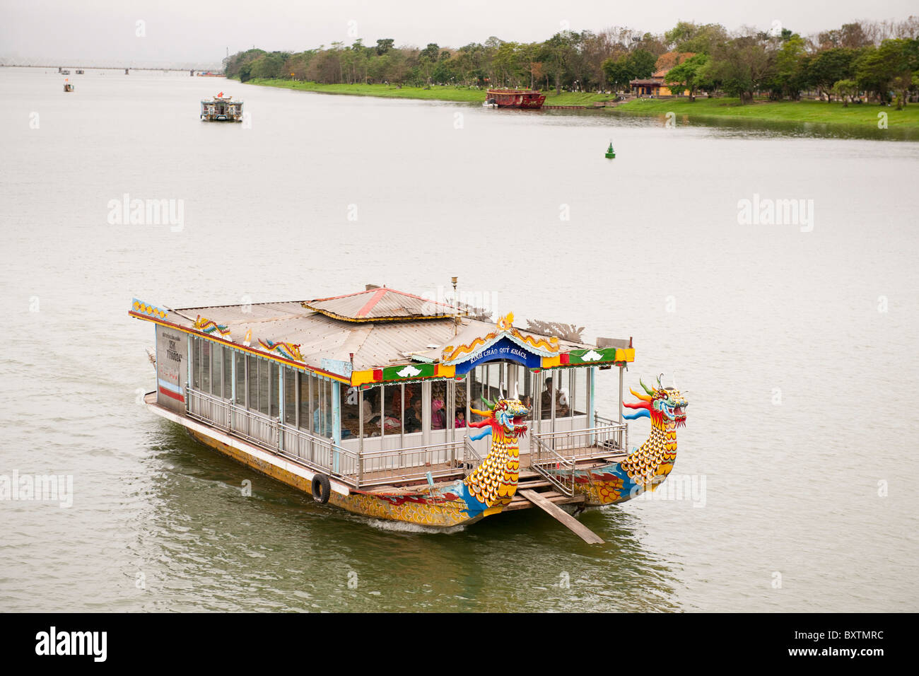 Drachenboot auf dem Parfüm-Fluss, Hue, Vietnam Stockfotografie - Alamy