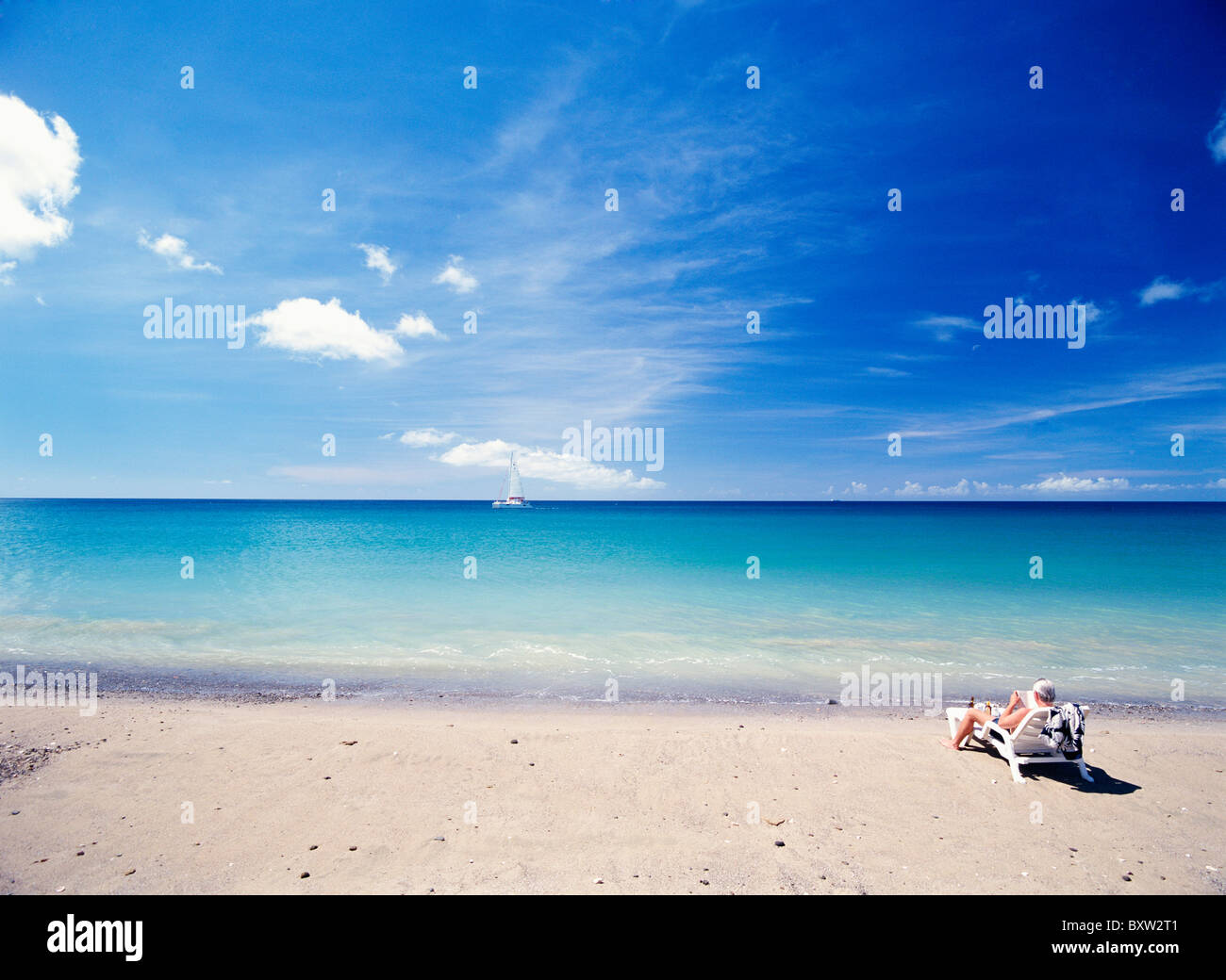 Liege am strand -Fotos und -Bildmaterial in hoher Auflösung – Alamy