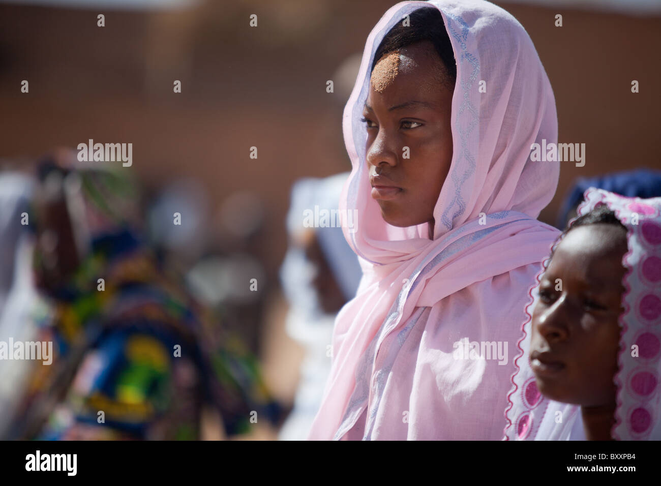 Muslim women mosque praying -Fotos und -Bildmaterial in hoher Auflösung ...