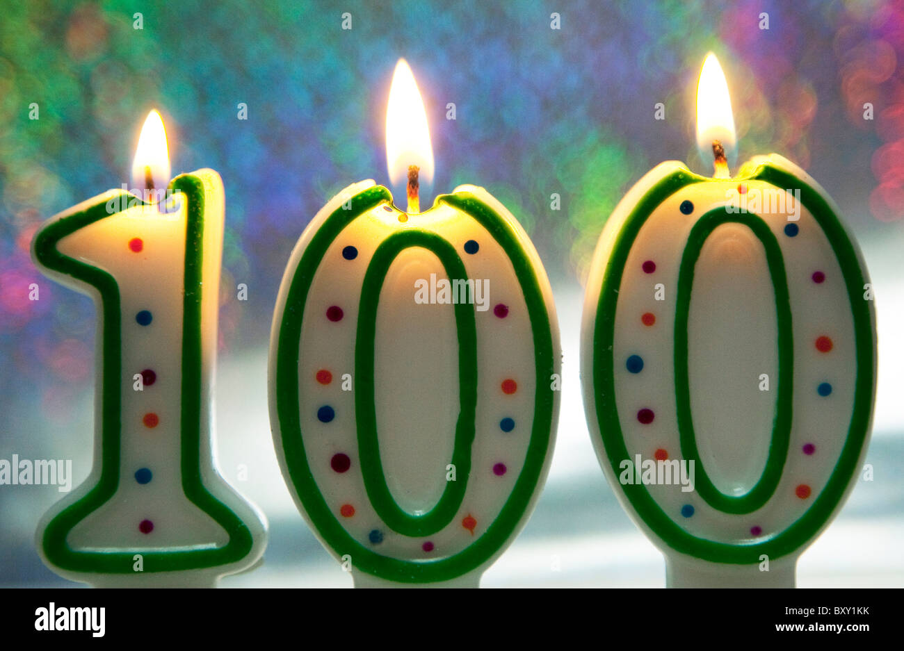Zu ihrem 100 geburtstag -Fotos und -Bildmaterial in hoher Auflösung – Alamy