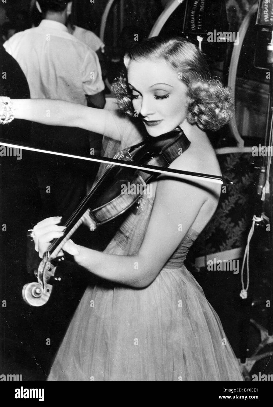 Marlene dietrich (1934) -Fotos und -Bildmaterial in hoher Auflösung – Alamy