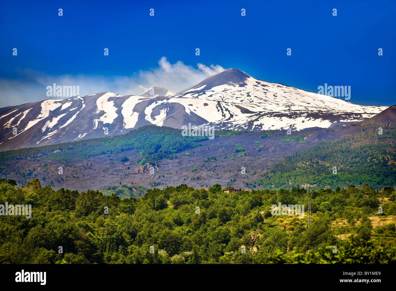 Vulkanasche an den Hängen des Ätna, aktiven olkanischen Berg, Sizilien ...