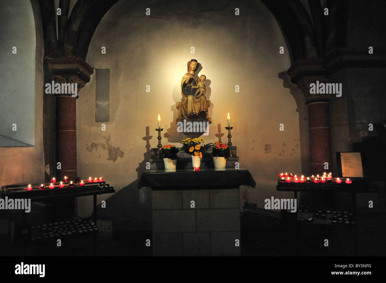 Der Altar in der Kirche in Boppard, Deutschland Stockfotografie - Alamy