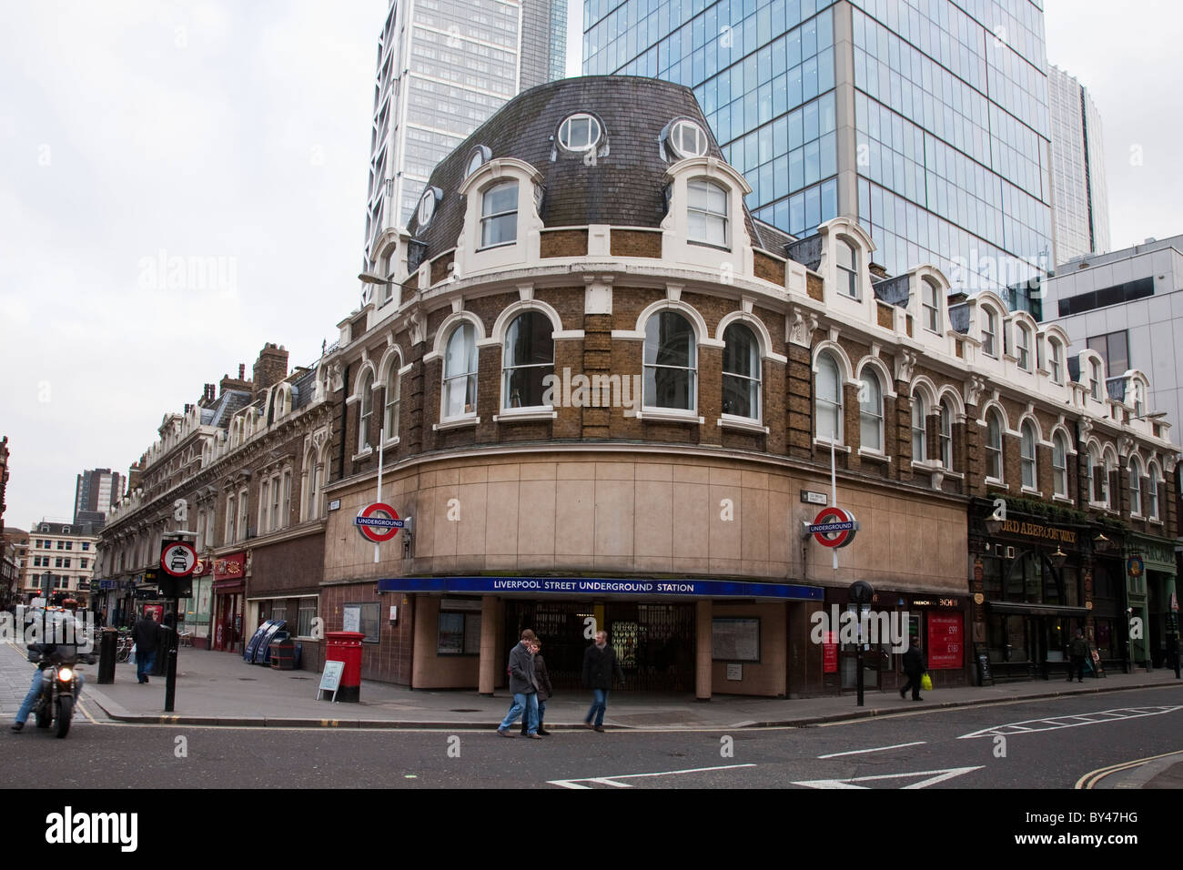Liverpool street tube -Fotos und -Bildmaterial in hoher Auflösung – Alamy