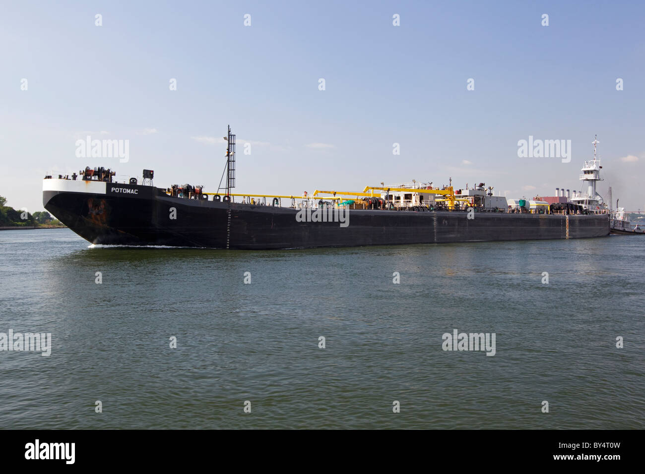 Frachter Schiff im Hafen Stockfotografie - Alamy