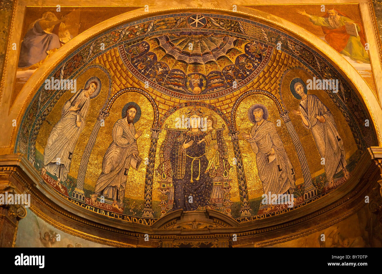 Santa francesca romana basilica -Fotos und -Bildmaterial in hoher Auflösung – Alamy