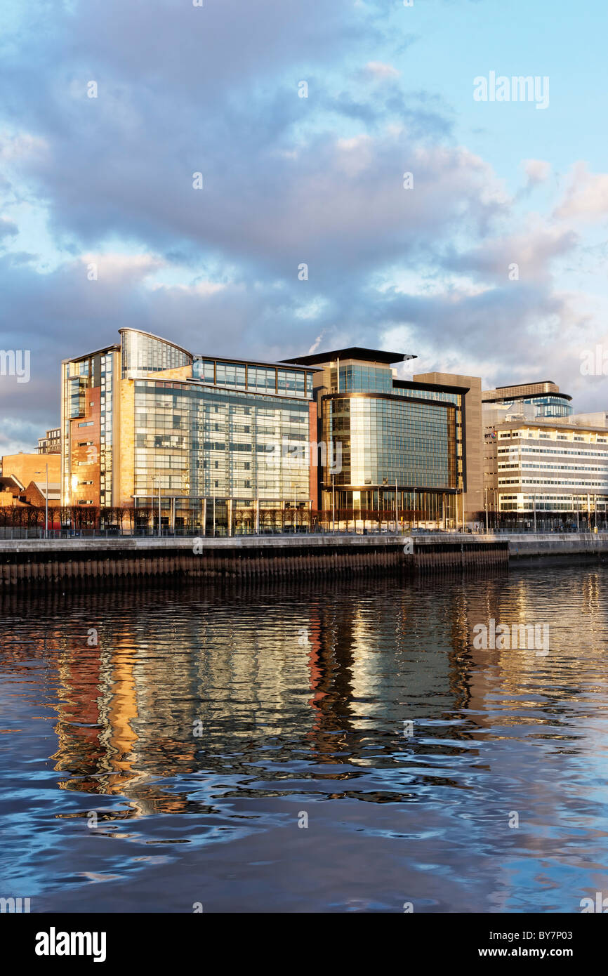 Moderne Büro-Architektur auf der Broomielaw neben den River Clyde ...