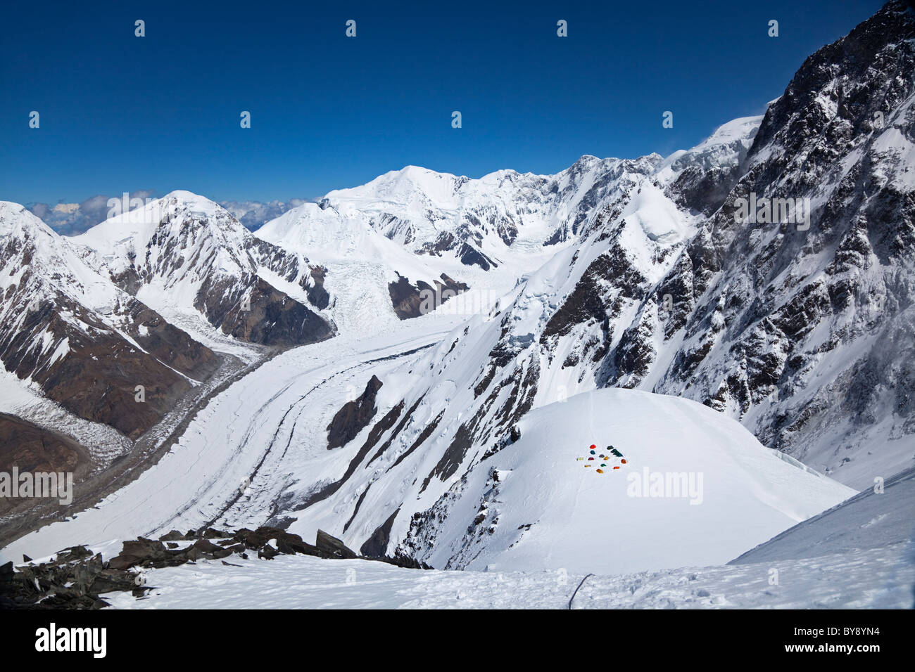 Khan tengri berge -Fotos und -Bildmaterial in hoher Auflösung – Alamy