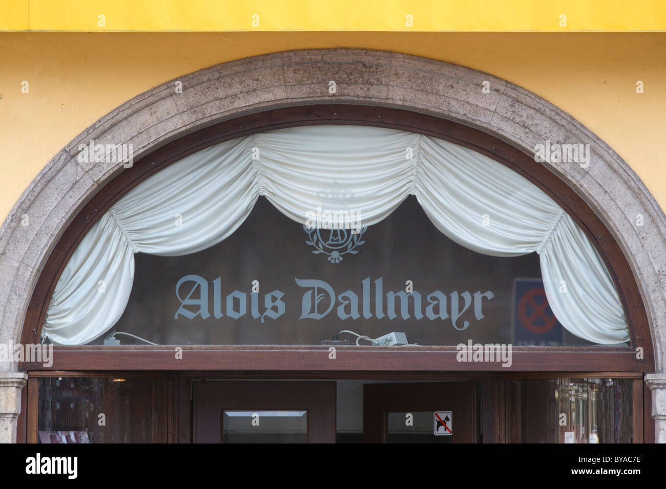 Delikatessen dallmayr -Fotos und -Bildmaterial in hoher Auflösung – Alamy