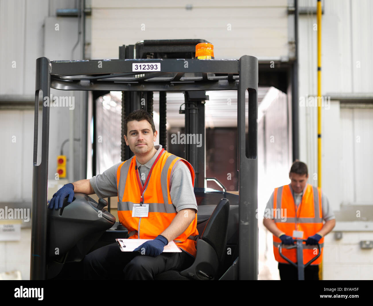 The forklift truck -Fotos und -Bildmaterial in hoher Auflösung – Alamy