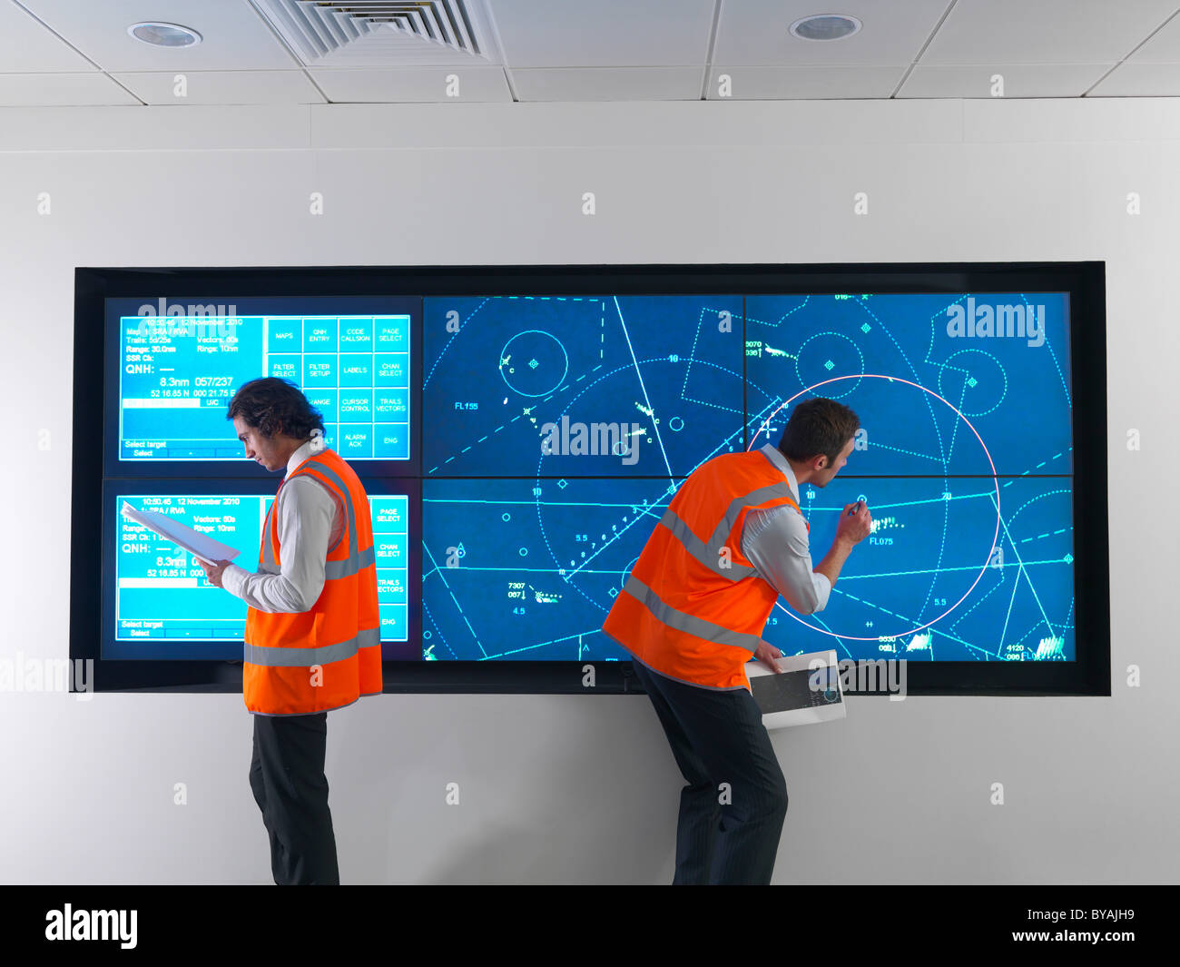Air Traffic Control Screen Stockfotos und -bilder Kaufen - Alamy