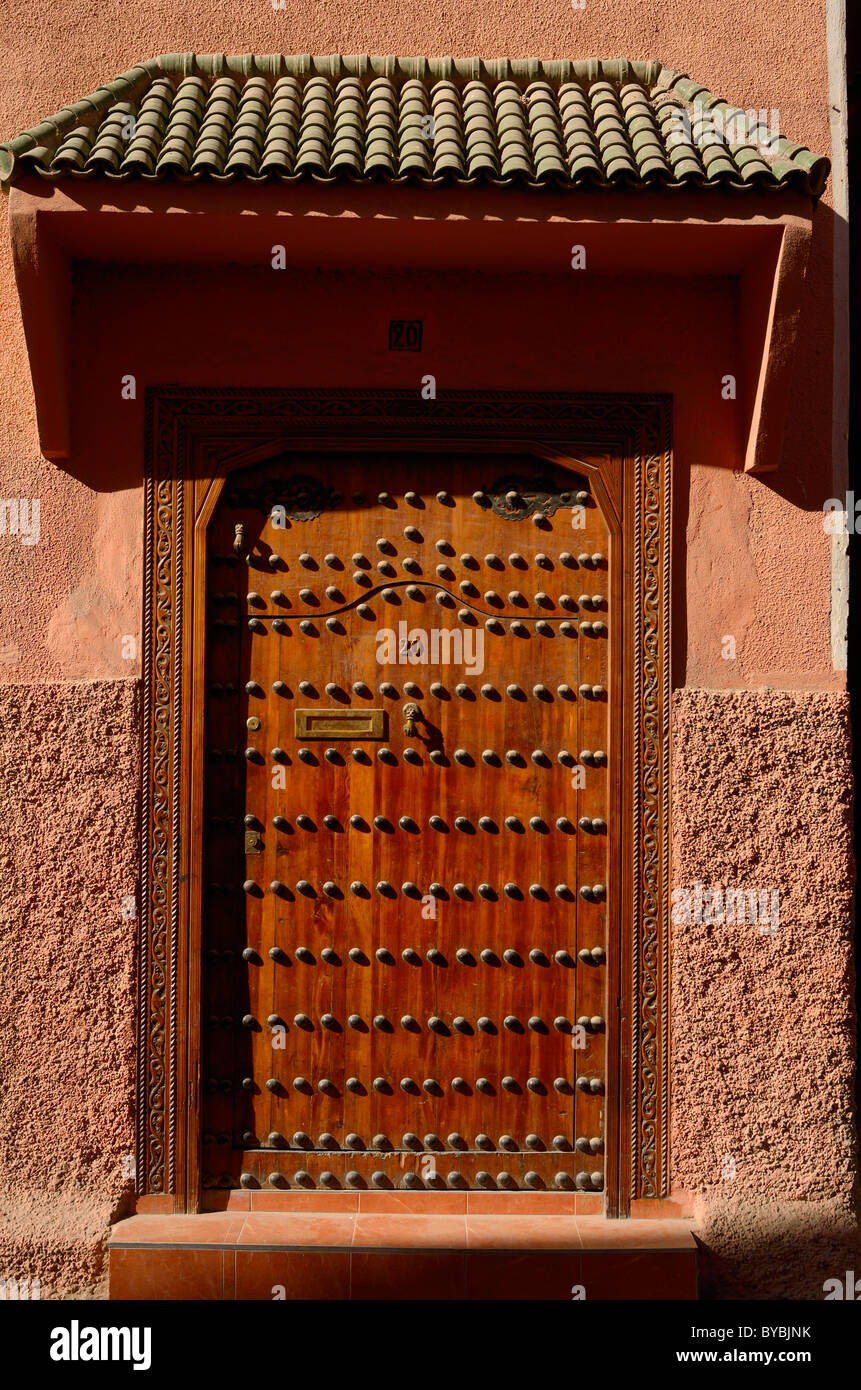 Orange ockerfarbene wand -Fotos und -Bildmaterial in hoher Auflösung ...
