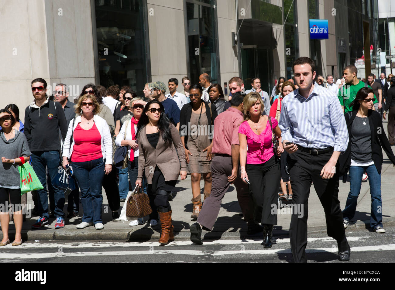 Menschenmasse new york -Fotos und -Bildmaterial in hoher Auflösung – Alamy
