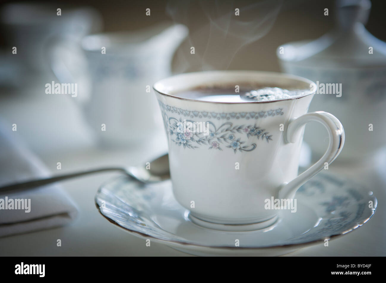 Traditioneller englischer tee in der schale -Fotos und -Bildmaterial in ...