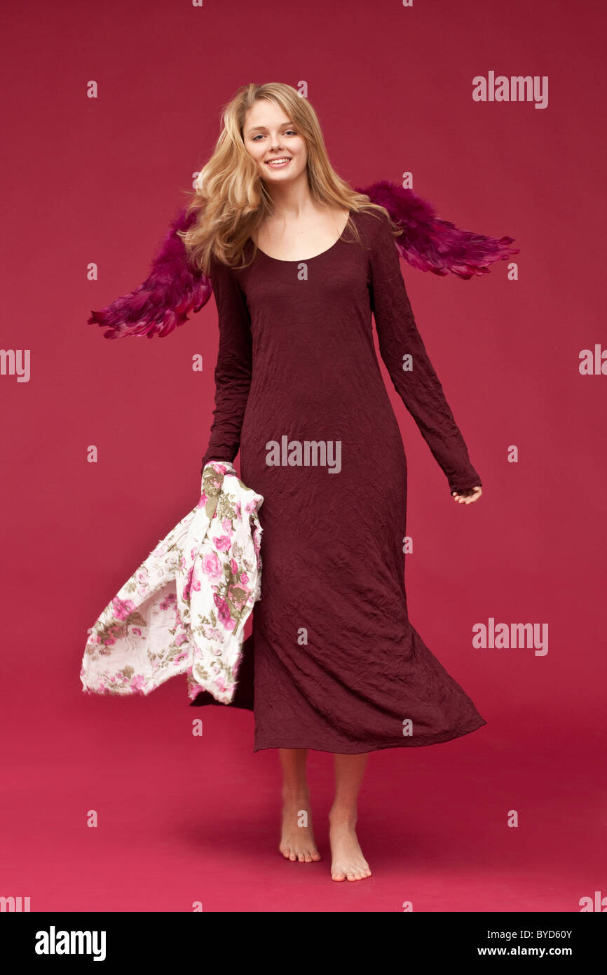 Blonder engel -Fotos und -Bildmaterial in hoher Auflösung – Alamy