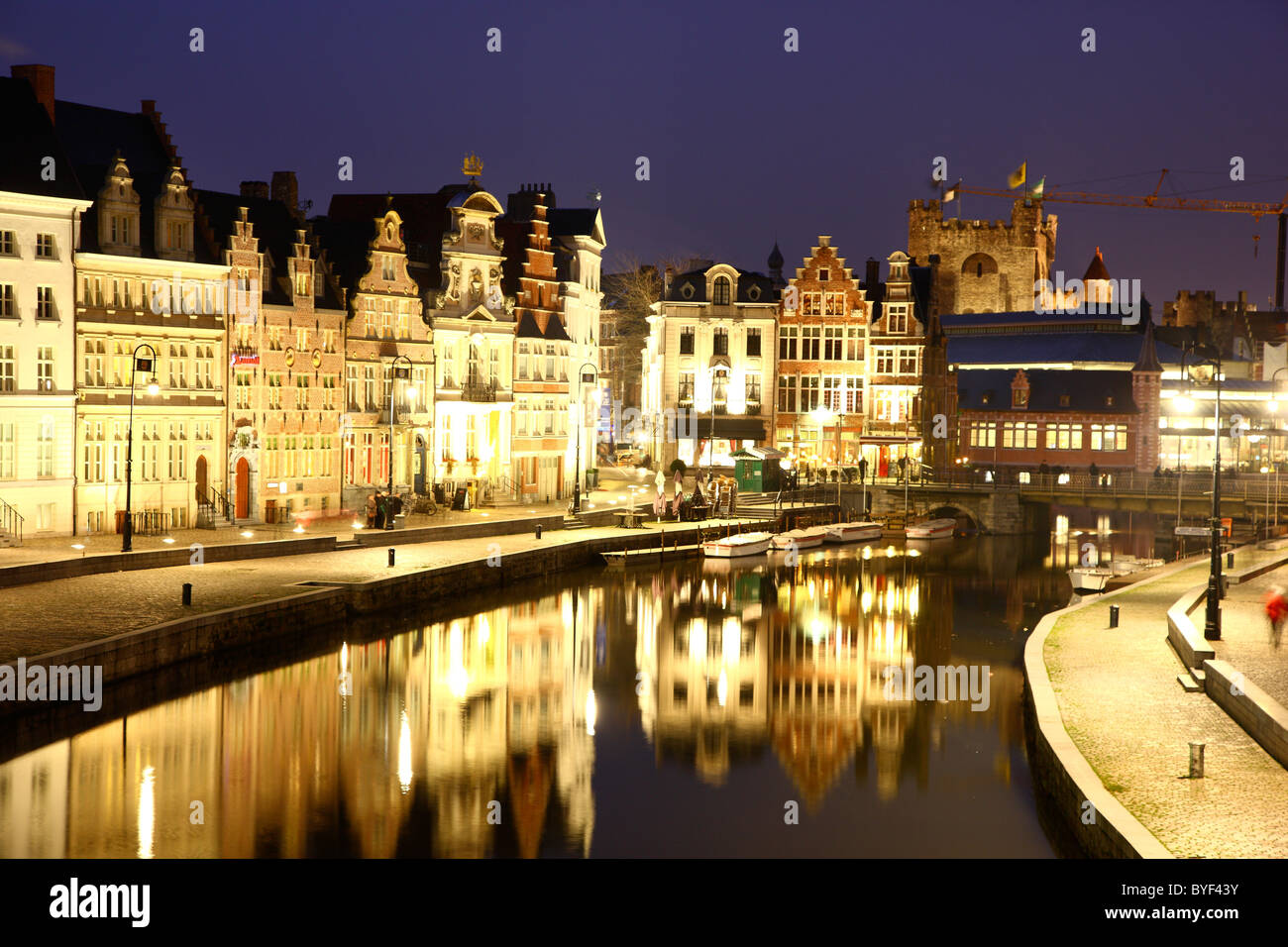 Altstadt mit ihren historischen Häusern in der Altstadt, Fluss Leie ...