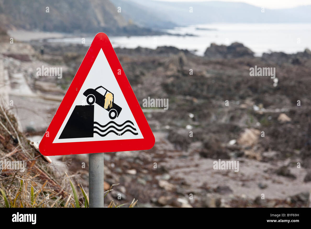 Warnschild zeichen beschilderung -Fotos und -Bildmaterial in hoher ...