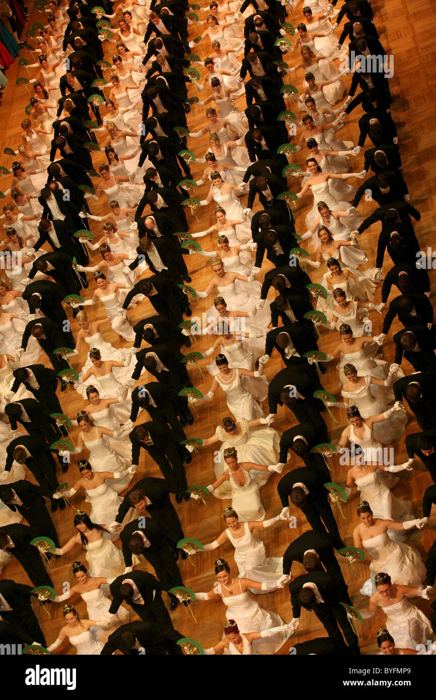 Atmosphäre jährlichen Wiener Opernball (Wiener Opernball) an der ...