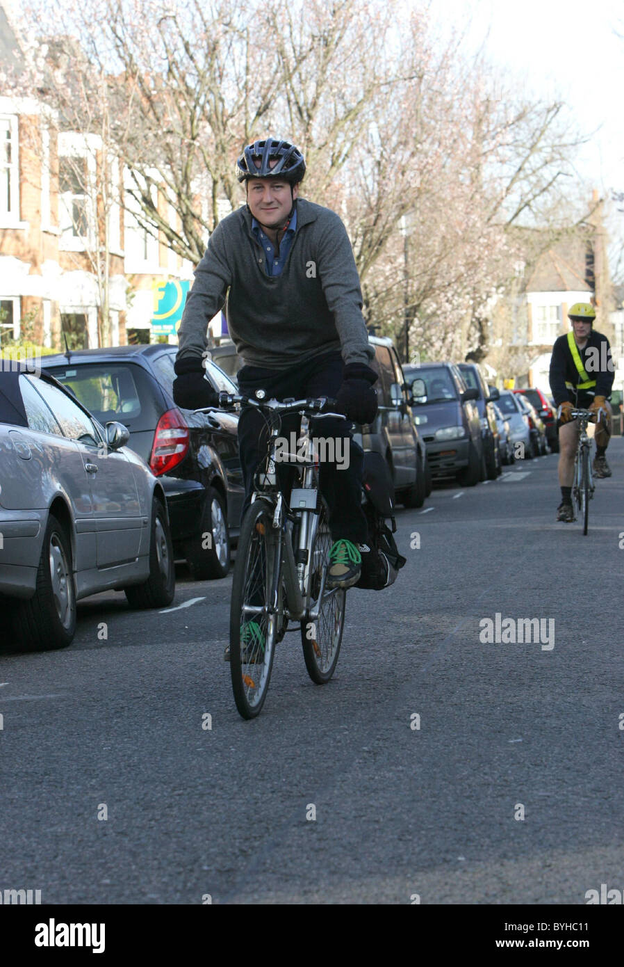 David Cameron macht der Führer der konservativen Partei sich auf seinem ...