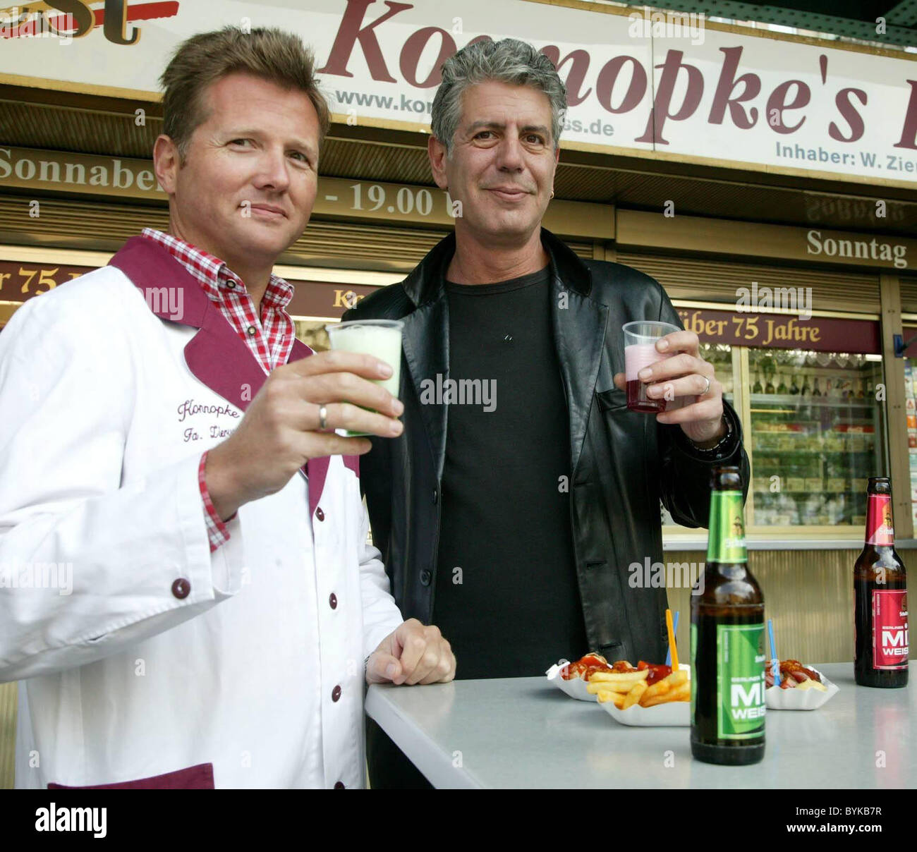 Konnopke Küchenchef Mario Ziervogel, Anthony Bourdain auf Konnopke ...