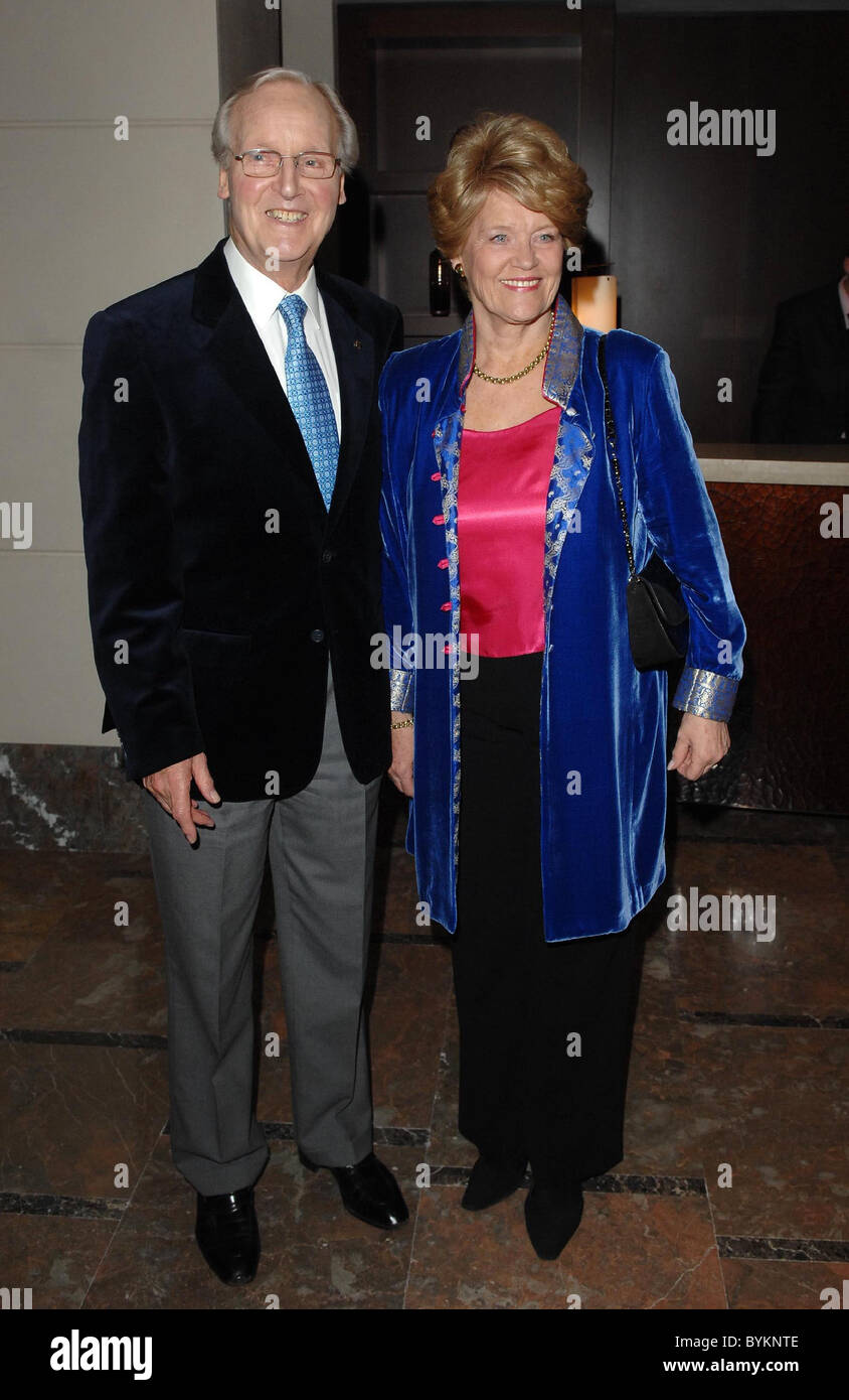 Nicholas Parsons und Frau Theo Randall-Dinner-Party für das britische ...